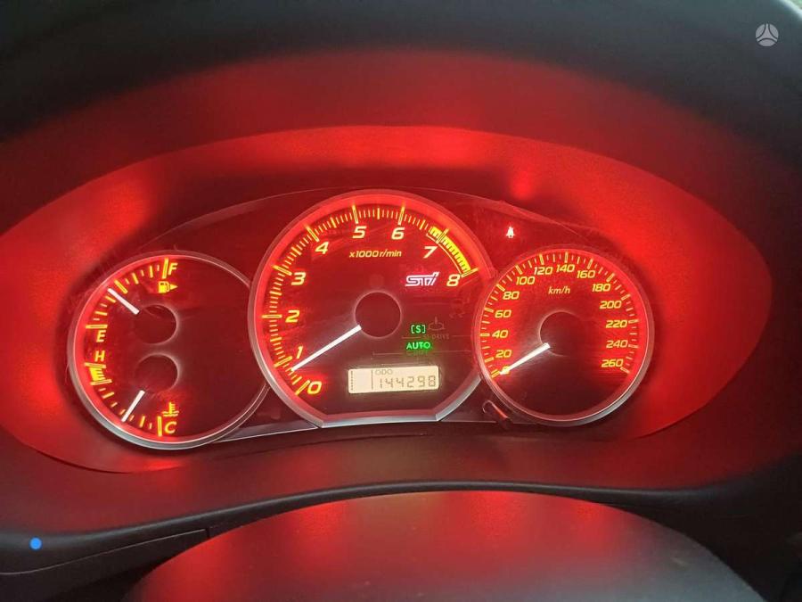 Grey Subaru Impreza WRX 2011 in Vilnius, with an engine capacity of 2.46 L and mileage of 144 thousand km for 13400 €, photo 12 on AUTOMOTO.COM.LV