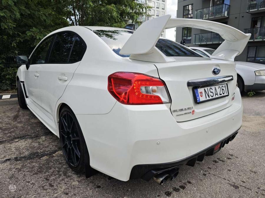 Белый Субару Impreza WRX 2018 в Вильнюс, объемом двигателя 2.46 л и пробегом 121 тыс. км за 28500 €, фото 1 на AUTOMOTO.COM.LV