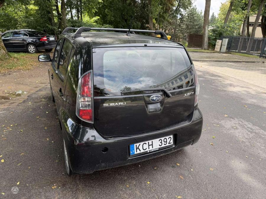 Melns Subaru Justy 2009 Kauņa, ar dzinēja tilpumu 1.00 L un nobraukumu 190 tūkst. km par 1100 €, foto 6 vietnē AUTOMOTO.COM.LV