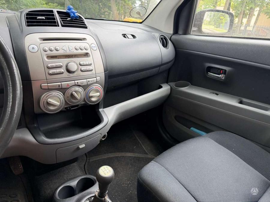 Melns Subaru Justy 2009 Kauņa, ar dzinēja tilpumu 1.00 L un nobraukumu 190 tūkst. km par 1100 €, foto 15 vietnē AUTOMOTO.COM.LV