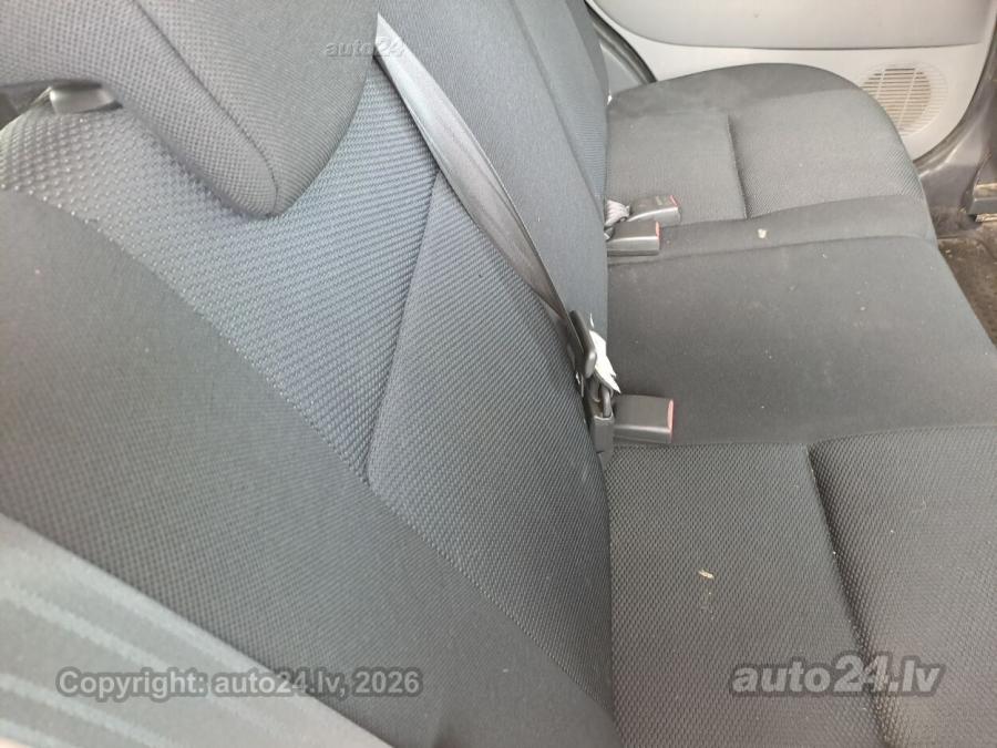 Pelēks Subaru Justy 2008 Tallina, ar dzinēja tilpumu 1.00 L un nobraukumu 123 tūkst. km par 1888 €, foto 6 vietnē AUTOMOTO.COM.LV