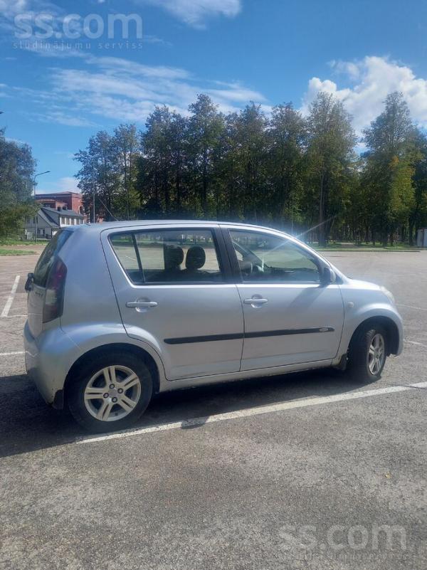 Pelēks Subaru Justy 2009 Jēkabpils, ar dzinēja tilpumu 1.00 L un nobraukumu 146 tūkst. km par 1200 €, foto 6 vietnē AUTOMOTO.COM.LV