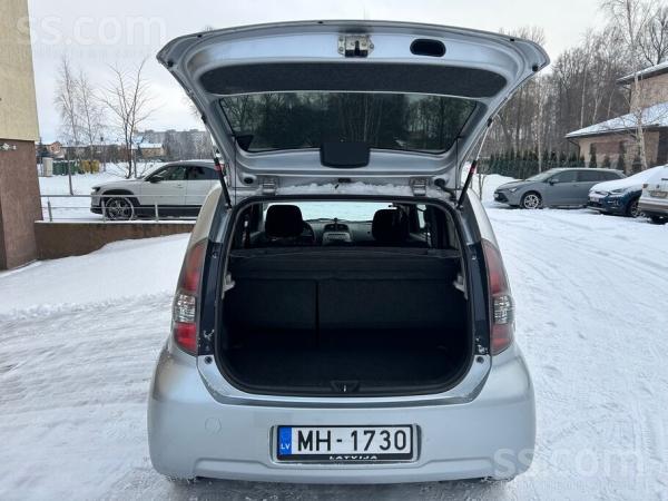 Pelēks Subaru Justy 2007 Rīga, ar dzinēja tilpumu 1.00 L un nobraukumu 198 tūkst. km par 1850 €, foto 5 vietnē AUTOMOTO.COM.LV