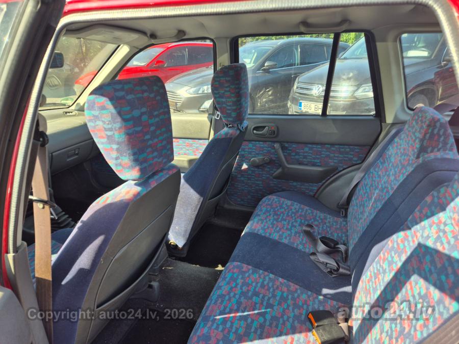 Sarkans Subaru Justy 2001 Tartu, ar dzinēja tilpumu 1.30 L un nobraukumu 59 tūkst. km par 2790 €, foto 6 vietnē AUTOMOTO.COM.LV