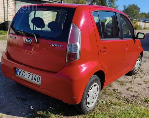 Sarkans Subaru Justy 2009 Daugavpils, ar dzinēja tilpumu 1.00 L un nobraukumu 187 tūkst. km par 650 €, foto 1 vietnē AUTOMOTO.COM.LV