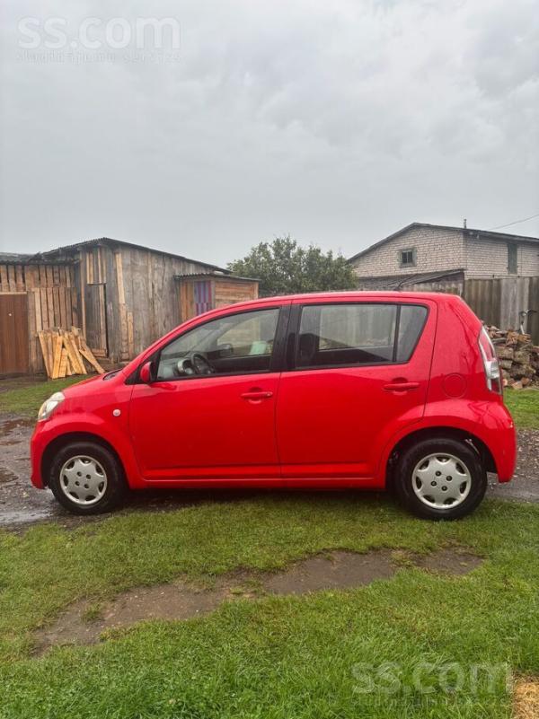 Sarkans Subaru Justy 2009 Krāslava, ar dzinēja tilpumu 1.00 L un nobraukumu 196 tūkst. km par 1150 €, foto 4 vietnē AUTOMOTO.COM.LV