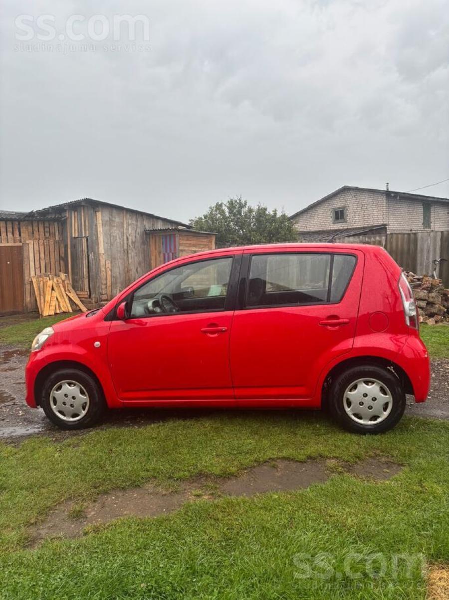 Sarkans Subaru Justy 2009 Krāslava, ar dzinēja tilpumu 1.00 L un nobraukumu 196 tūkst. km par 1150 €, foto 4 vietnē AUTOMOTO.COM.LV