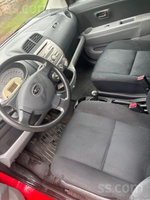 Sarkans Subaru Justy 2009 Krāslava, ar dzinēja tilpumu 1.00 L un nobraukumu 196 tūkst. km par 1150 €, foto 7 vietnē AUTOMOTO.COM.LV
