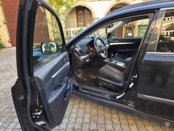 Black Subaru Legacy 2012 in Panevezys, with an engine capacity of 2.00 L and mileage of 210 thousand km for 5000 €, photo 3 on AUTOMOTO.COM.LV