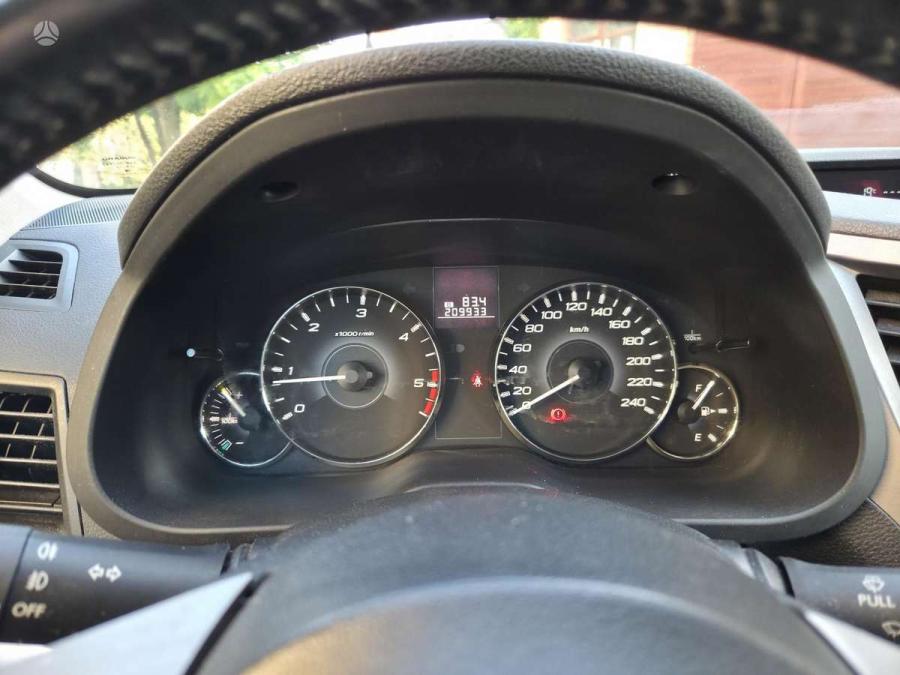 Melns Subaru Legacy 2012 Panevēža, ar dzinēja tilpumu 2.00 L un nobraukumu 210 tūkst. km par 5000 €, foto 9 vietnē AUTOMOTO.COM.LV