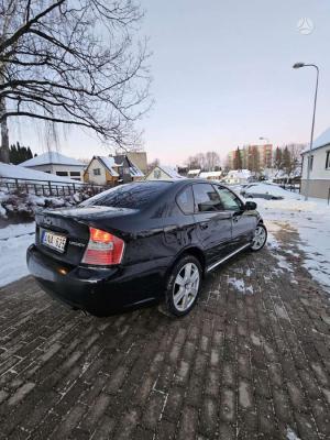 Black Subaru Legacy 2004 in Utena, with an engine capacity of 3.00 L and mileage of 285 thousand km for 2800 €, photo 5 on AUTOMOTO.COM.LV