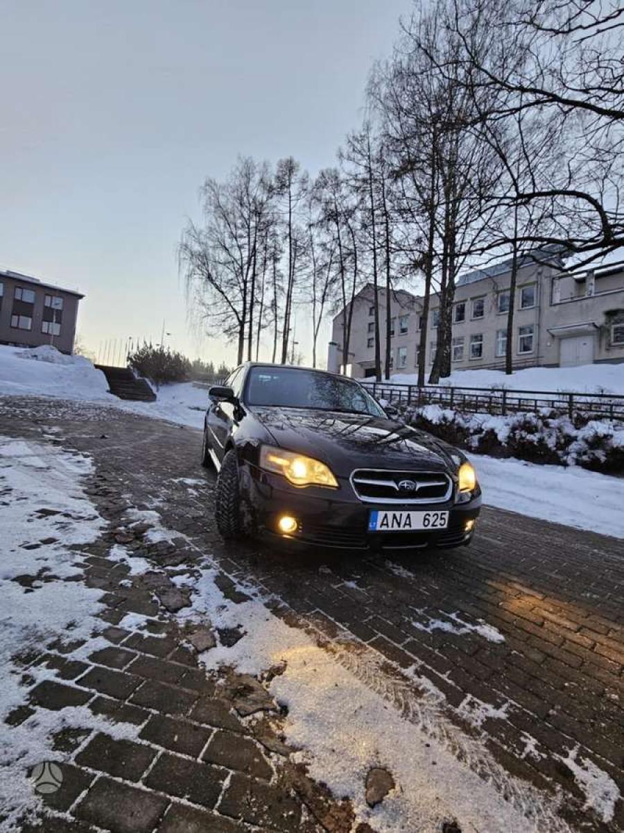 Black Subaru Legacy 2004 in Utena, with an engine capacity of 3.00 L and mileage of 285 thousand km for 2800 €, photo 7 on AUTOMOTO.COM.LV