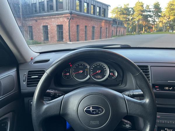 Субару Легаси 2004 в Таллин на AUTOMOTO.COM.LV Черный Субару Легаси 2004 в Таллин, объемом двигателя 2.00 л и пробегом 274 тыс. км за 1800 €, фото 9 на AUTOMOTO.COM.LV