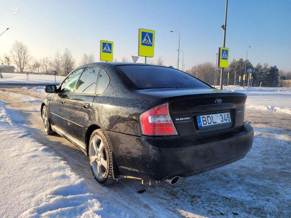 Melns Subaru Legacy 2005 Kauņa, ar dzinēja tilpumu 3.00 L un nobraukumu 193 tūkst. km par 2999 €, foto 4 vietnē AUTOMOTO.COM.LV