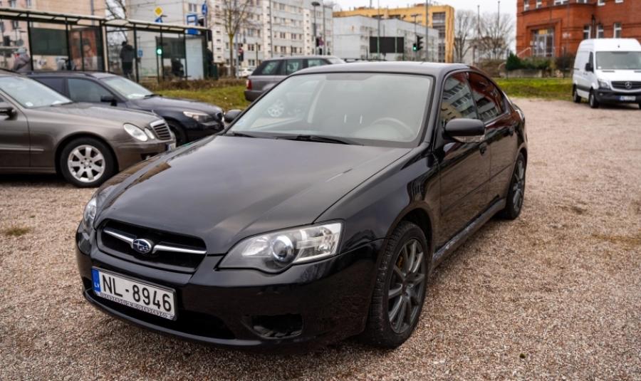 Melns Subaru Legacy 2005 Rīga, ar dzinēja tilpumu 2.50 L un nobraukumu 272 tūkst. km par 2500 €, foto 1 vietnē AUTOMOTO.COM.LV