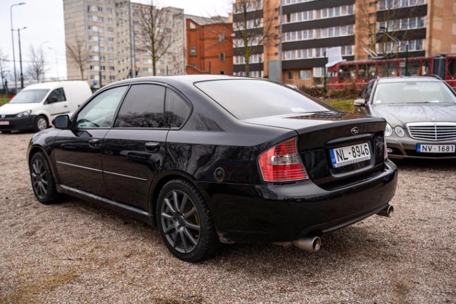 Melns Subaru Legacy 2005 Rīga, ar dzinēja tilpumu 2.50 L un nobraukumu 272 tūkst. km par 2500 €, foto 6 vietnē AUTOMOTO.COM.LV