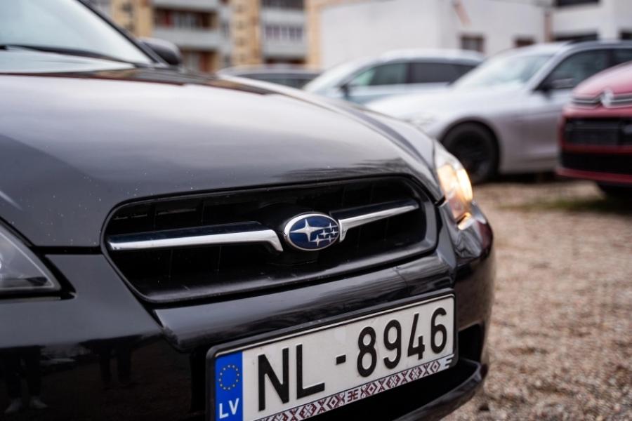 Melns Subaru Legacy 2005 Rīga, ar dzinēja tilpumu 2.50 L un nobraukumu 272 tūkst. km par 2500 €, foto 21 vietnē AUTOMOTO.COM.LV