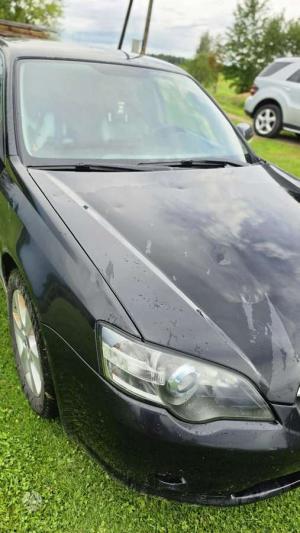 Black Subaru Legacy 2005 in Visaginas, with an engine capacity of 2.46 L and mileage of 392 thousand km for 1500 €, photo 4 on AUTOMOTO.COM.LV