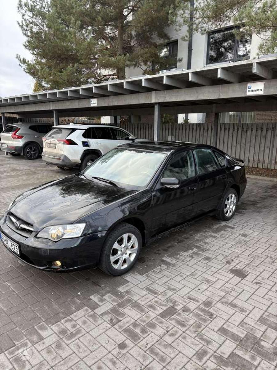 Black Subaru Legacy 2006 in Vilnius, with an engine capacity of 1.99 L and mileage of 218 thousand km for 1599 €, photo 2 on AUTOMOTO.COM.LV