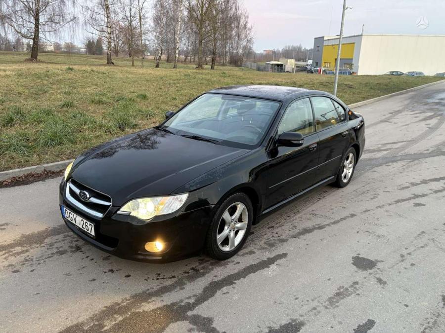 Black Subaru Legacy 2007 in Alytus, with an engine capacity of 2.46 L and mileage of 220 thousand km for 2450 €, photo 1 on AUTOMOTO.COM.LV