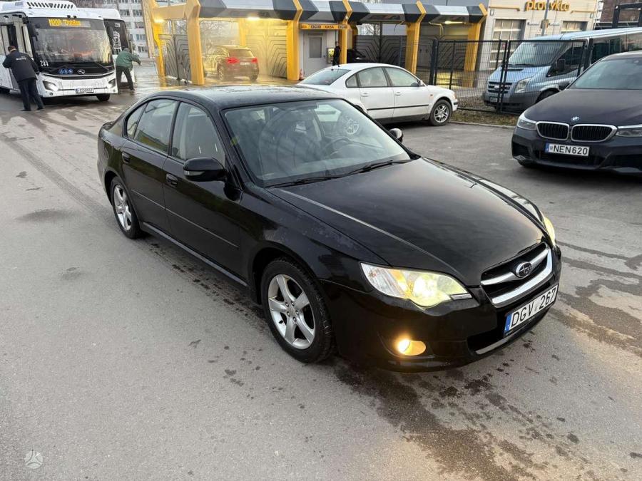 Black Subaru Legacy 2007 in Alytus, with an engine capacity of 2.46 L and mileage of 220 thousand km for 2450 €, photo 2 on AUTOMOTO.COM.LV