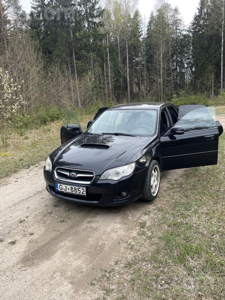 Black Subaru Legacy 2007 in Riga, with an engine capacity of 2.00 L and mileage of 327 thousand km for 1600 €, photo 3 on AUTOMOTO.COM.LV