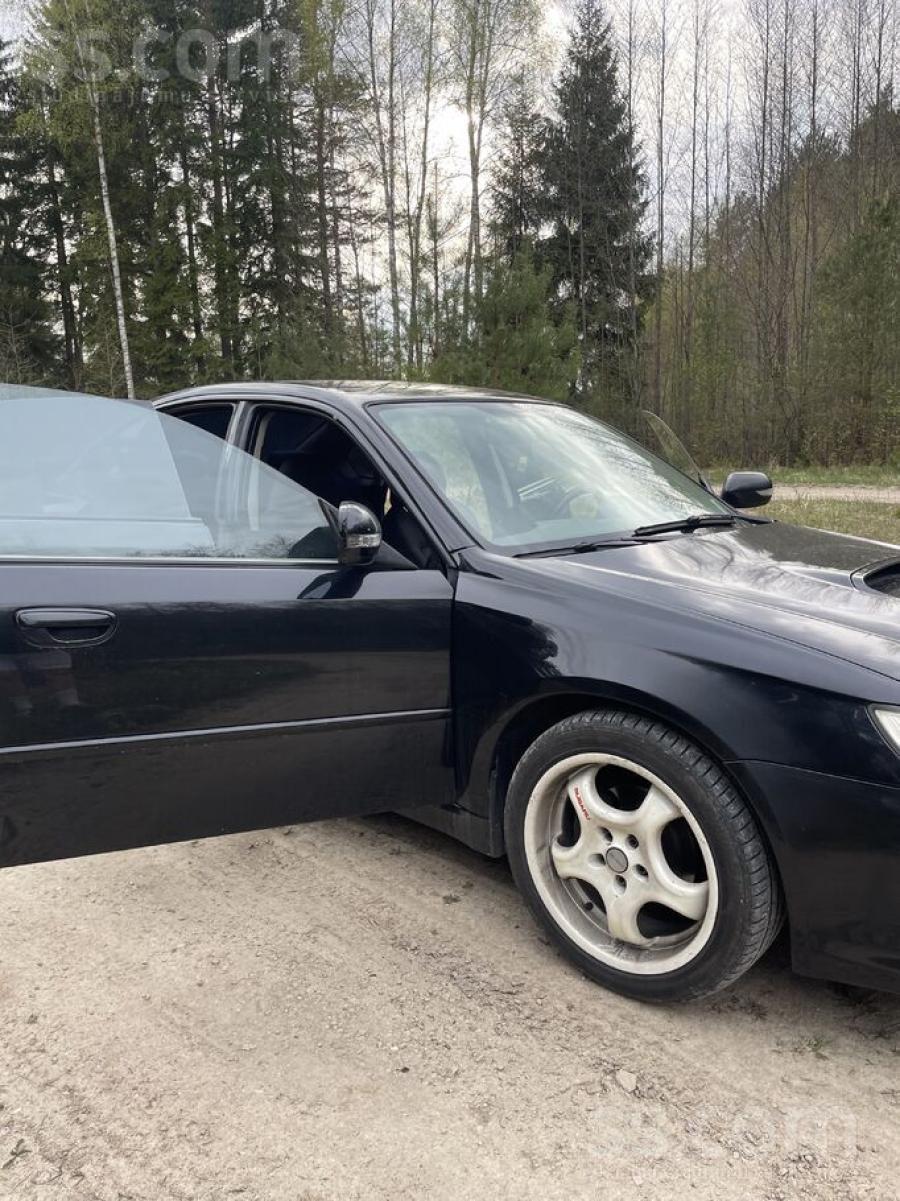 Black Subaru Legacy 2007 in Riga, with an engine capacity of 2.00 L and mileage of 327 thousand km for 1600 €, photo 8 on AUTOMOTO.COM.LV