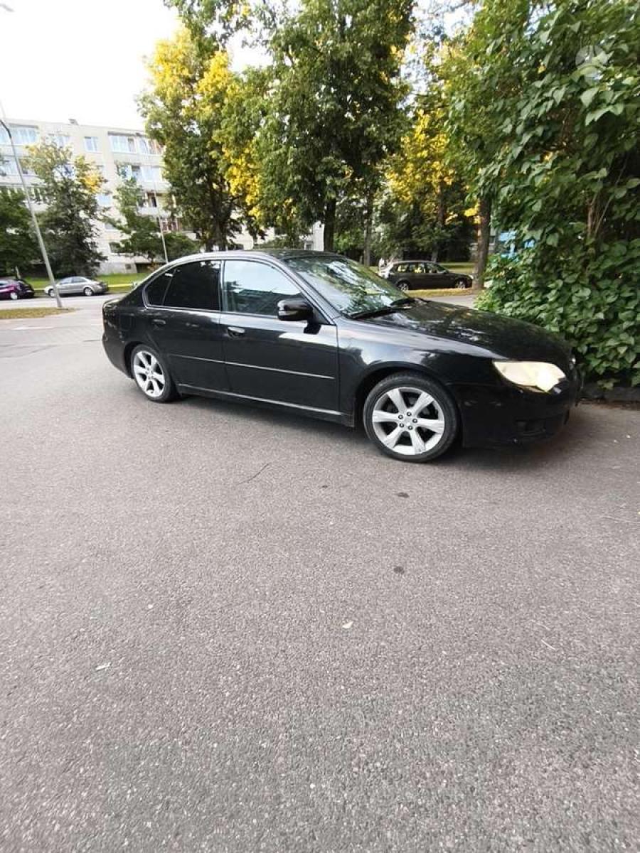 Black Subaru Legacy 2007 in Vilnius, with an engine capacity of 1.99 L and mileage of 178 thousand km for 2200 €, photo 1 on AUTOMOTO.COM.LV