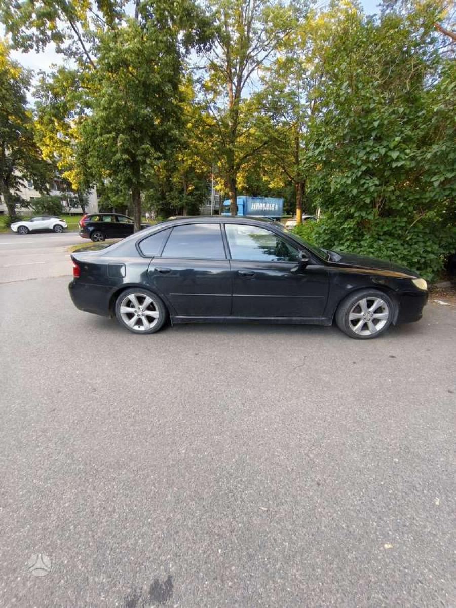 Black Subaru Legacy 2007 in Vilnius, with an engine capacity of 1.99 L and mileage of 178 thousand km for 2200 €, photo 3 on AUTOMOTO.COM.LV