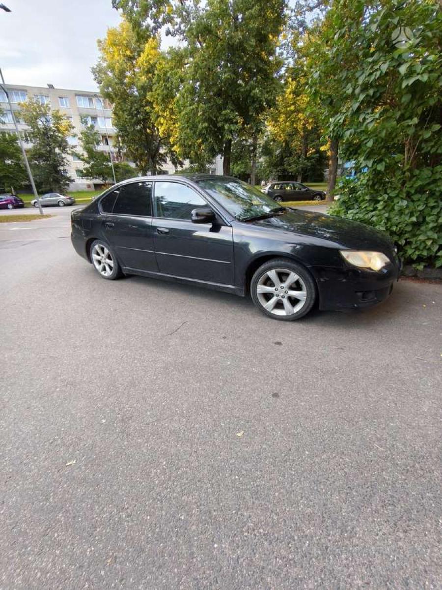 Black Subaru Legacy 2007 in Vilnius, with an engine capacity of 1.99 L and mileage of 178 thousand km for 2200 €, photo 7 on AUTOMOTO.COM.LV