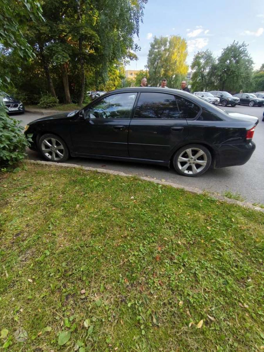 Black Subaru Legacy 2007 in Vilnius, with an engine capacity of 1.99 L and mileage of 178 thousand km for 2200 €, photo 10 on AUTOMOTO.COM.LV