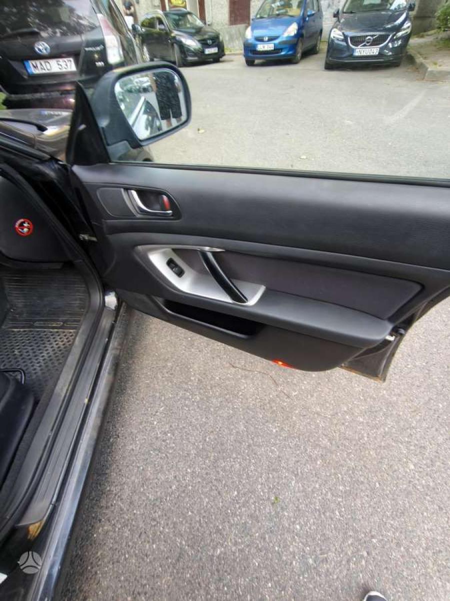 Black Subaru Legacy 2007 in Vilnius, with an engine capacity of 1.99 L and mileage of 178 thousand km for 2200 €, photo 12 on AUTOMOTO.COM.LV