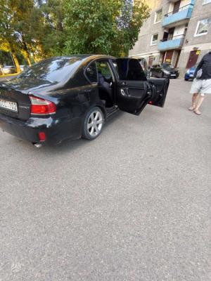 Black Subaru Legacy 2007 in Vilnius, with an engine capacity of 1.99 L and mileage of 178 thousand km for 2200 €, photo 13 on AUTOMOTO.COM.LV