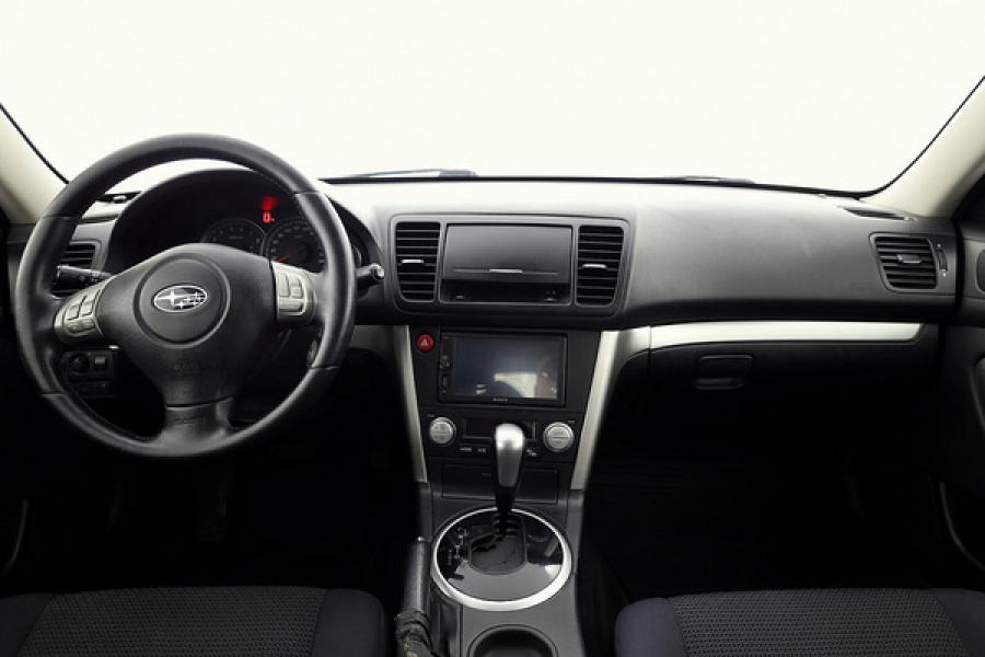Black Subaru Legacy 2008 in Tallinn, with an engine capacity of 2.50 L and mileage of 324 thousand km for 1899 €, photo 6 on AUTOMOTO.COM.LV