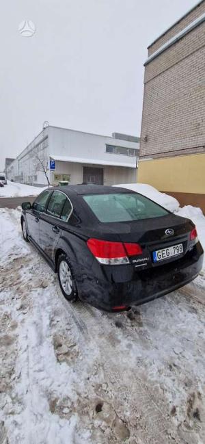 Melns Subaru Legacy 2010 Viļņa, ar dzinēja tilpumu 2.00 L un nobraukumu 332 tūkst. km par 1900 €, foto 2 vietnē AUTOMOTO.COM.LV