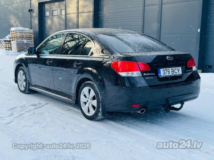 Melns Subaru Legacy 2010 Tallina, ar dzinēja tilpumu 2.50 L un nobraukumu 215 tūkst. km par 4750 €, foto 4 vietnē AUTOMOTO.COM.LV