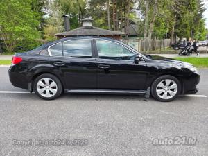 Black Subaru Legacy 2010 in Tallinn, with an engine capacity of 2.50 L and mileage of 218 thousand km for 5300 €, photo 5 on AUTOMOTO.COM.LV