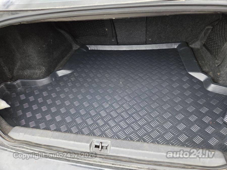 Black Subaru Legacy 2010 in Tallinn, with an engine capacity of 2.50 L and mileage of 218 thousand km for 5300 €, photo 15 on AUTOMOTO.COM.LV