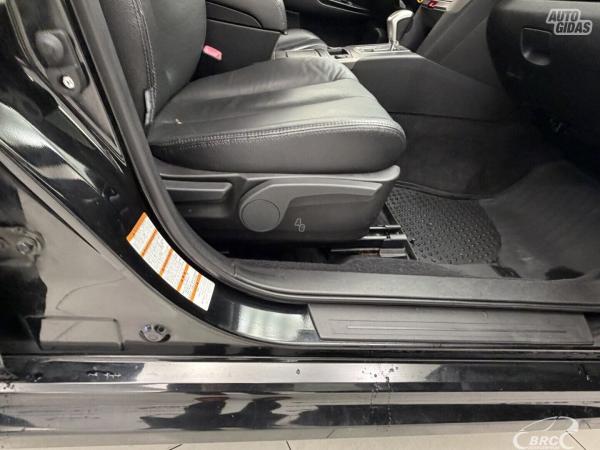 Melns Subaru Legacy 2011 Avižieniai, ar dzinēja tilpumu 2.50 L un nobraukumu 226 tūkst. km par 5300 €, foto 6 vietnē AUTOMOTO.COM.LV