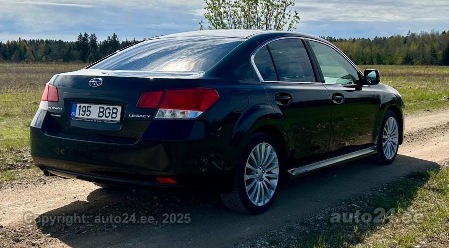 Black Subaru Legacy 2012 in Rakvere, with an engine capacity of 2.50 L and mileage of 214 thousand km for 6790 €, photo 6 on AUTOMOTO.COM.LV