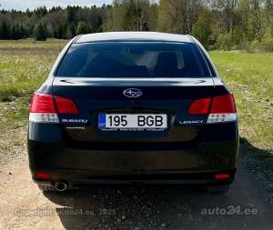 Black Subaru Legacy 2012 in Rakvere, with an engine capacity of 2.50 L and mileage of 214 thousand km for 6790 €, photo 7 on AUTOMOTO.COM.LV
