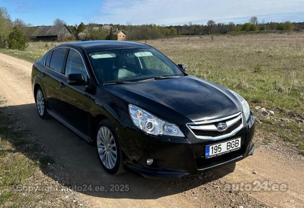 Black Subaru Legacy 2012 in Rakvere, with an engine capacity of 2.50 L and mileage of 214 thousand km for 6790 €, photo 9 on AUTOMOTO.COM.LV