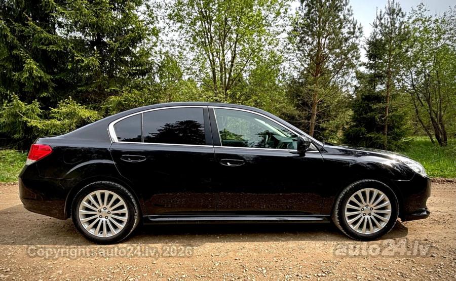 Melns Subaru Legacy 2012 Rakvere, ar dzinēja tilpumu 2.50 L un nobraukumu 230 tūkst. km par 5999 €, foto 6 vietnē AUTOMOTO.COM.LV
