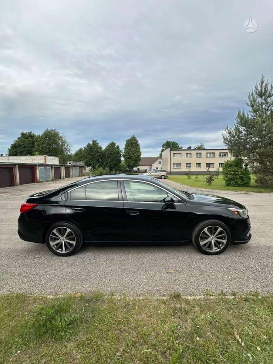 Black Subaru Legacy 2018 in Taurage, with an engine capacity of 2.50 L and mileage of 143 thousand km for 13500 €, photo 4 on AUTOMOTO.COM.LV