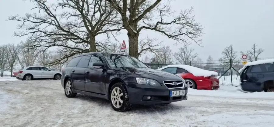 Melns Subaru Legacy 2003 Valmiera, ar dzinēja tilpumu 2.50 L un nobraukumu 281 tūkst. km par 1550 €, foto 4 vietnē AUTOMOTO.COM.LV