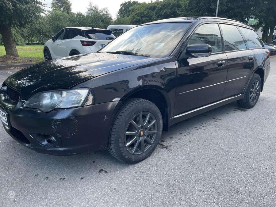 Black Subaru Legacy 2003 in Kaisiadorys, with an engine capacity of 1.99 L and mileage of 220 thousand km for 2100 €, photo 1 on AUTOMOTO.COM.LV