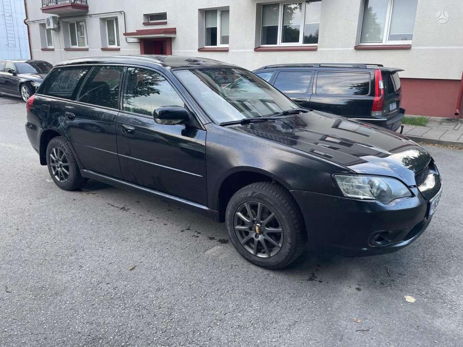 Black Subaru Legacy 2003 in Kaisiadorys, with an engine capacity of 1.99 L and mileage of 220 thousand km for 2100 €, photo 3 on AUTOMOTO.COM.LV