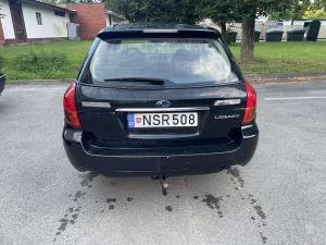 Black Subaru Legacy 2003 in Kaisiadorys, with an engine capacity of 1.99 L and mileage of 220 thousand km for 2100 €, photo 4 on AUTOMOTO.COM.LV