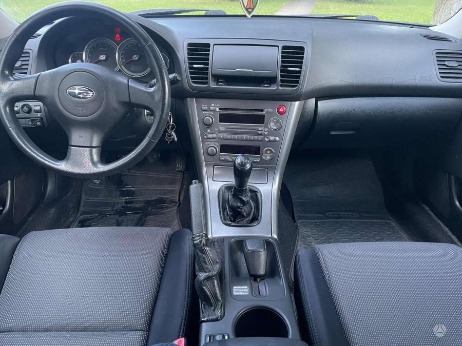 Black Subaru Legacy 2003 in Kaisiadorys, with an engine capacity of 1.99 L and mileage of 220 thousand km for 2100 €, photo 6 on AUTOMOTO.COM.LV