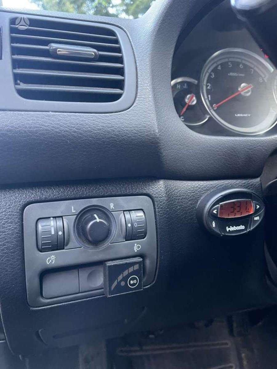 Black Subaru Legacy 2003 in Kaisiadorys, with an engine capacity of 1.99 L and mileage of 220 thousand km for 2100 €, photo 8 on AUTOMOTO.COM.LV